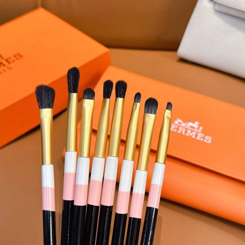 Value-priced Hermes Makeup Brushe
