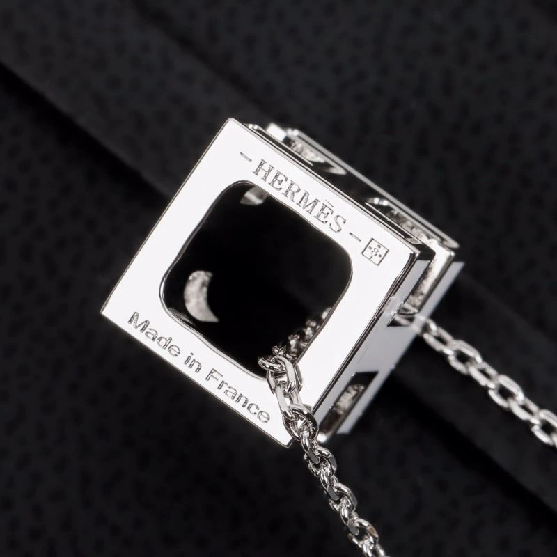 Brand-authenticated Hermes Necklaces