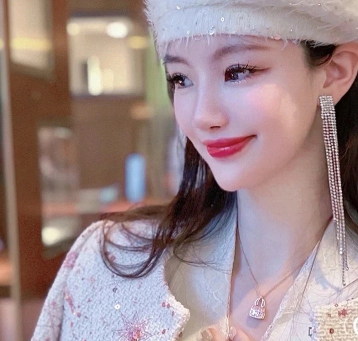 Brand-authenticated Hermes Necklaces