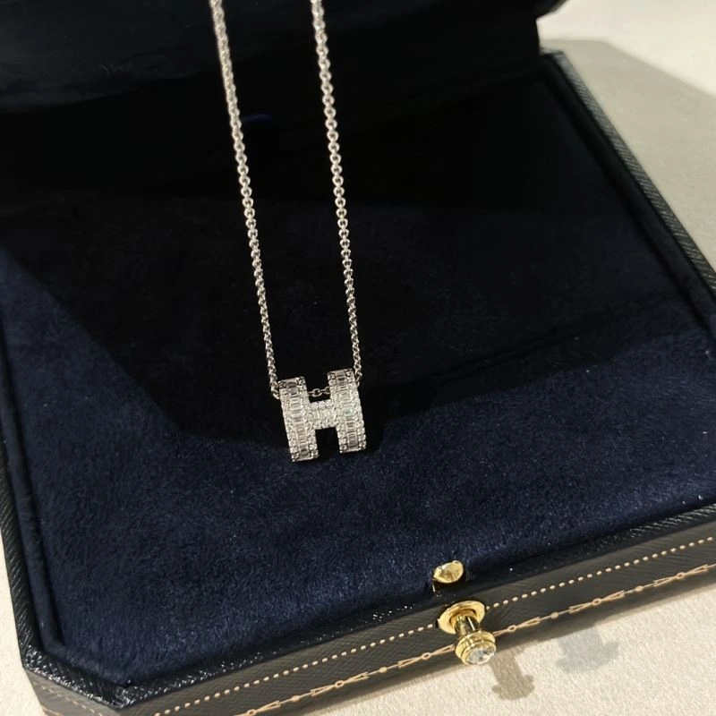Top mirror Hermes Necklaces
