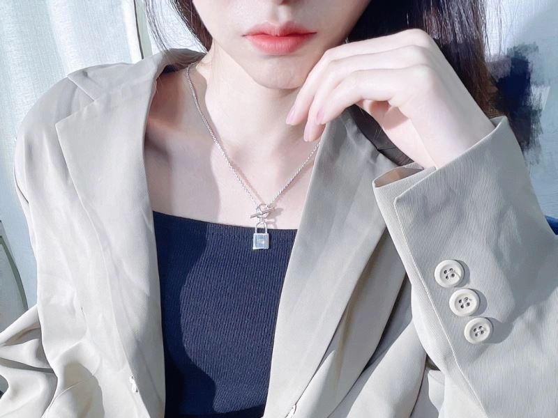 Affordable Hermes Necklaces