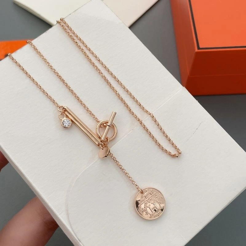 Indistinguishable Hermes Necklaces