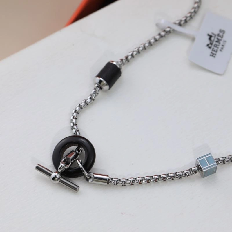 Bargain Hermes Necklaces