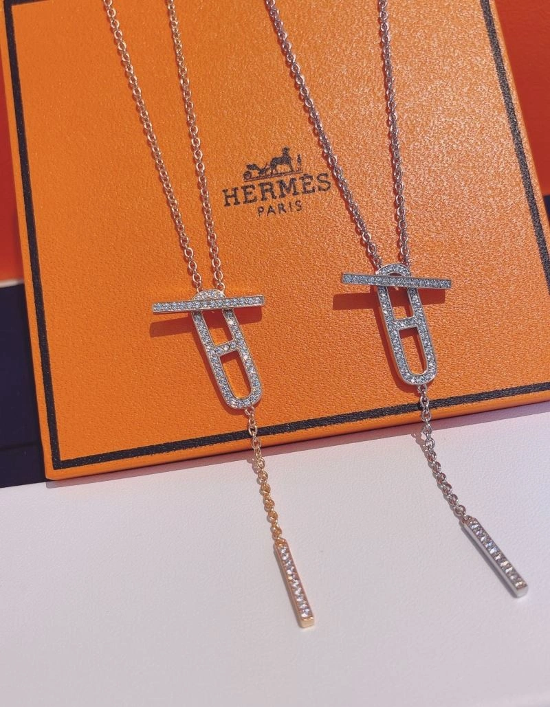 Low-cost Hermes Necklaces