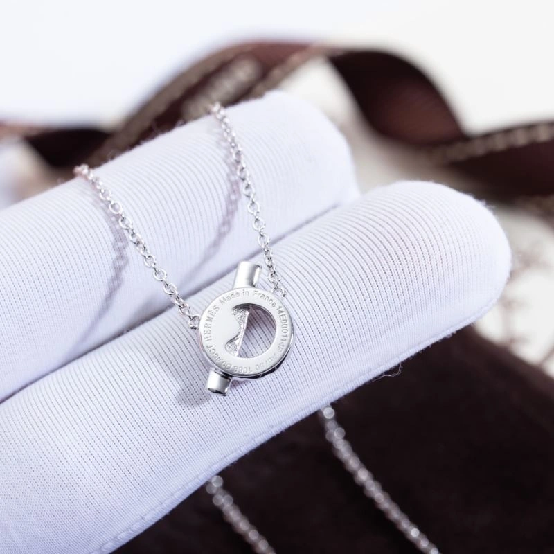 Brand-authenticated Hermes Necklaces