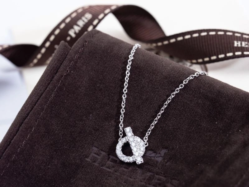 Brand-authenticated Hermes Necklaces