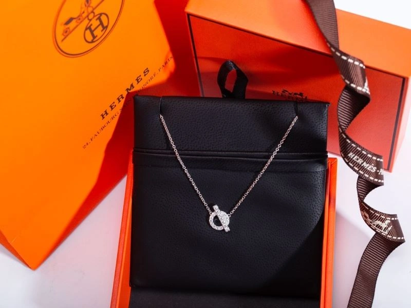 Brand-authenticated Hermes Necklaces