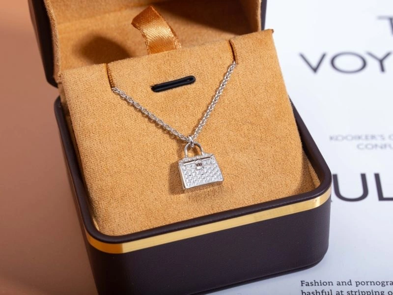 Accurate model Hermes Necklaces