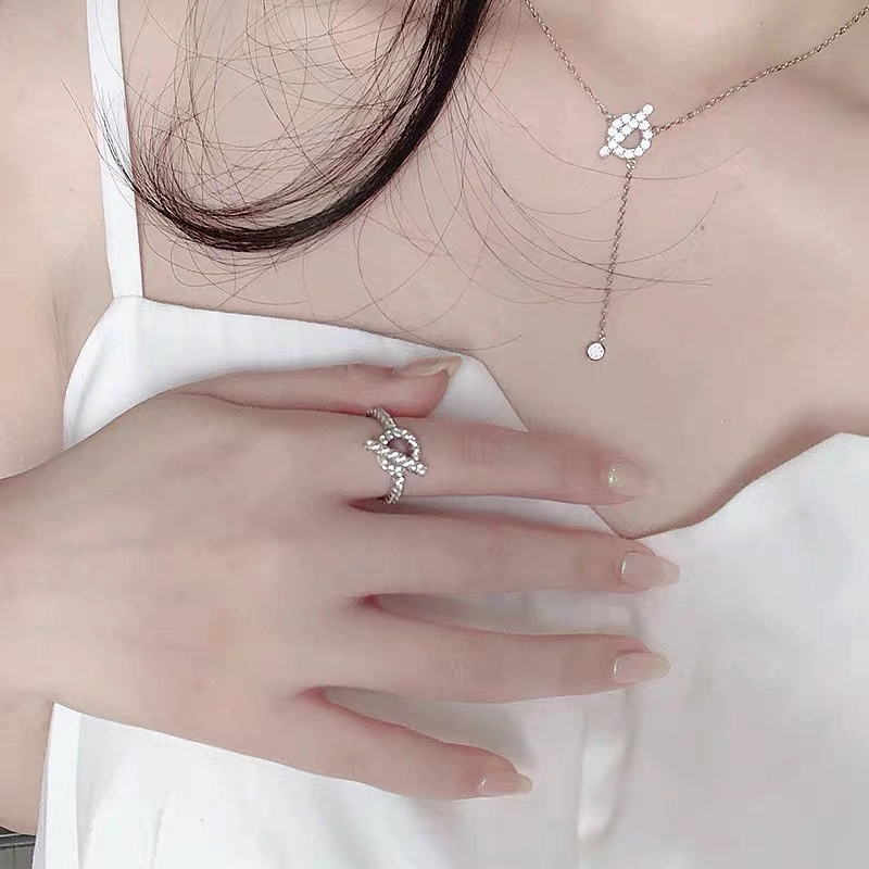 Low-cost Hermes Necklaces