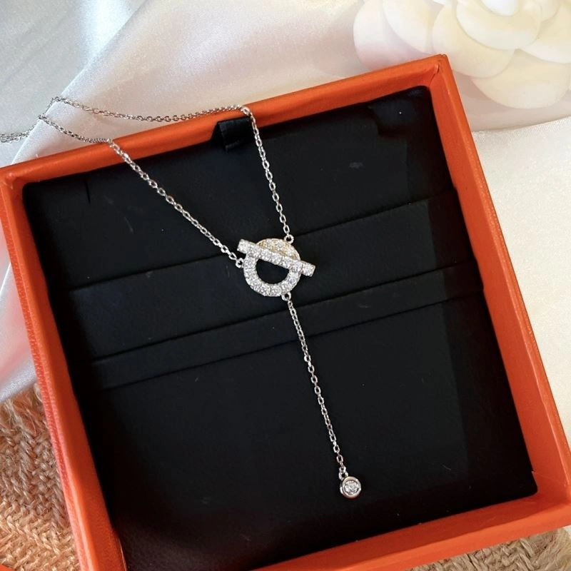 Low-cost Hermes Necklaces