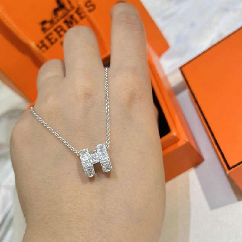 Top mirror Hermes Necklaces
