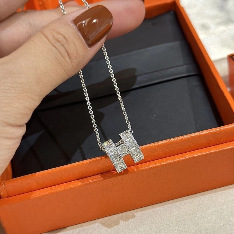 Top mirror Hermes Necklaces