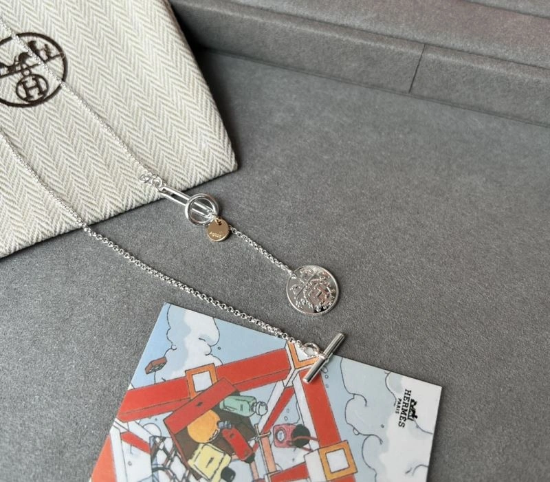 Brand-authenticated Hermes Necklaces