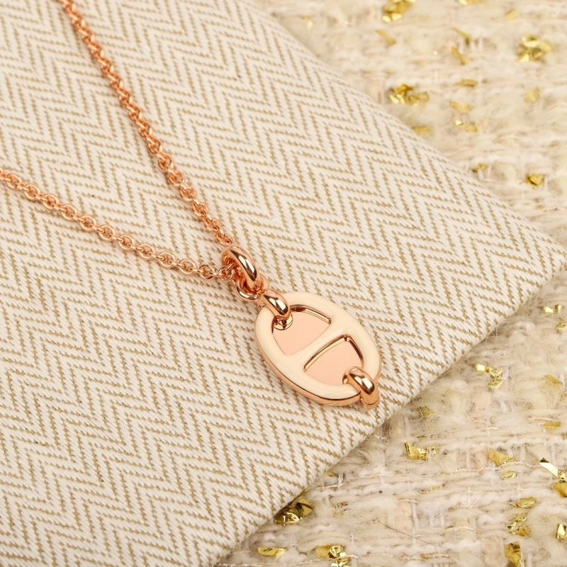 Low-cost Hermes Necklaces