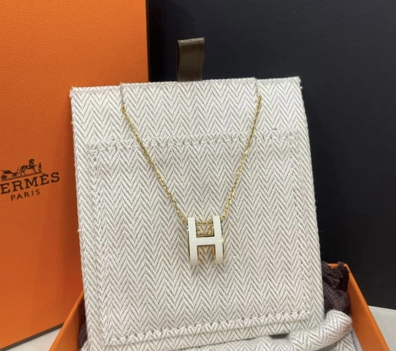 Low-cost Hermes Necklaces
