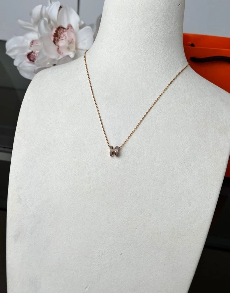 Brand-authenticated Hermes Necklaces