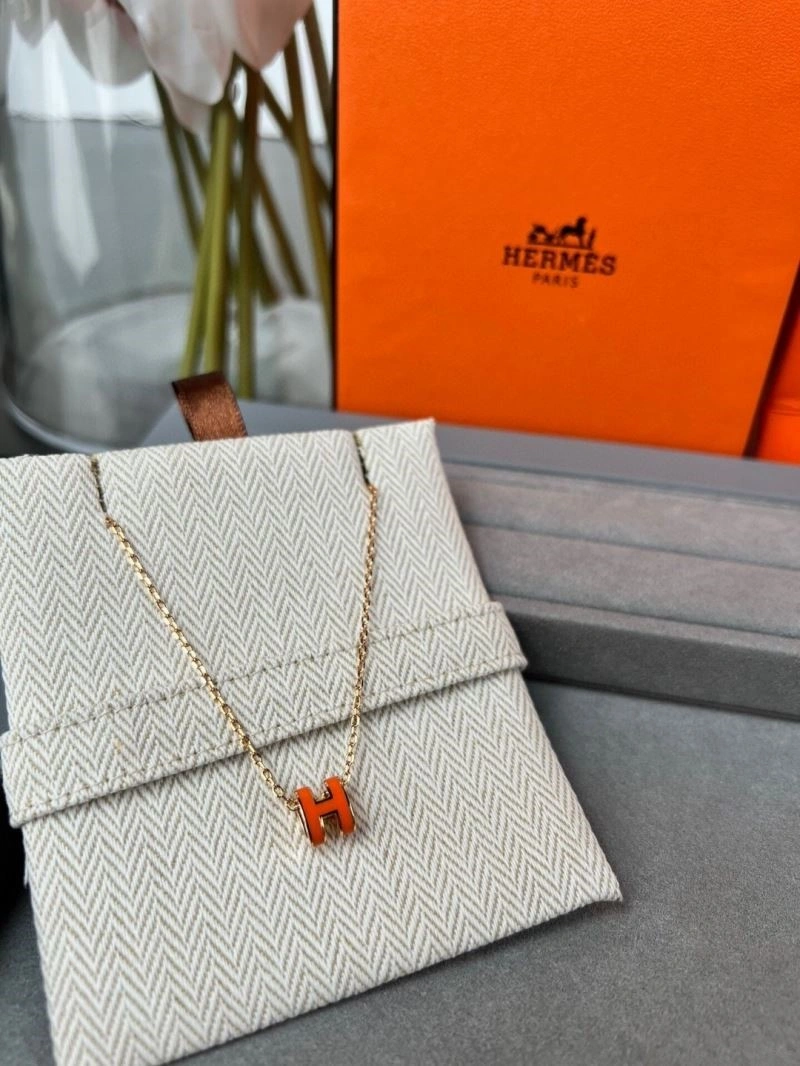 Indistinguishable Hermes Necklaces