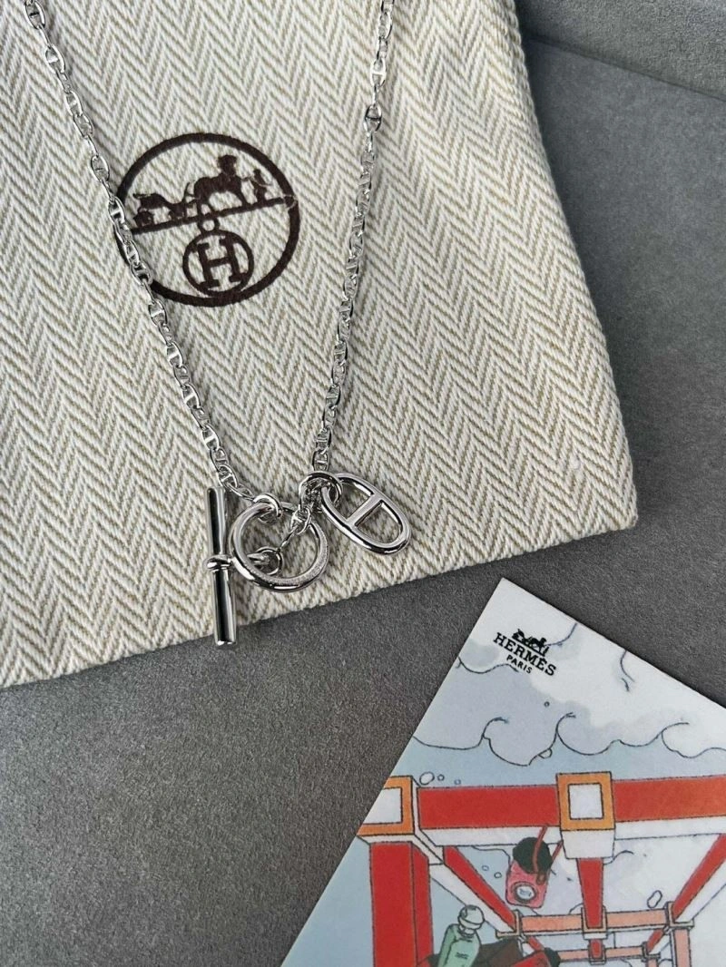 Low-cost Hermes Necklaces