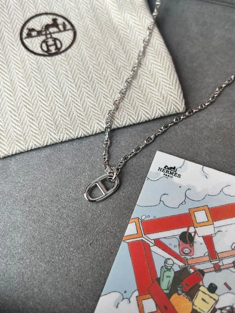 Low-cost Hermes Necklaces