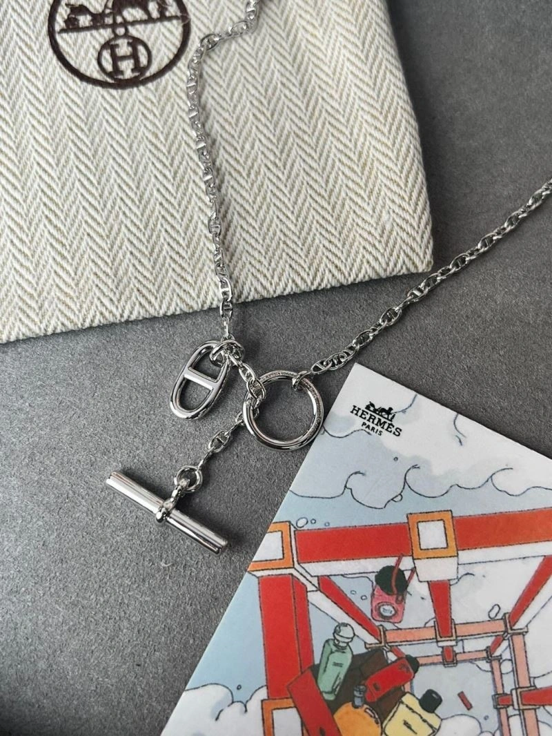Low-cost Hermes Necklaces