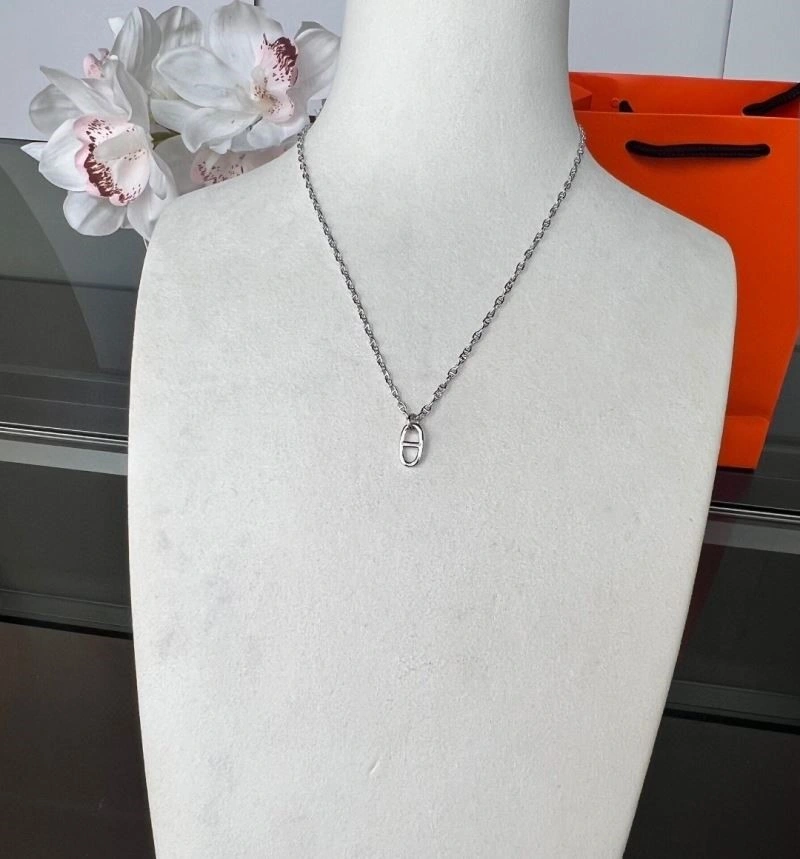 Low-cost Hermes Necklaces
