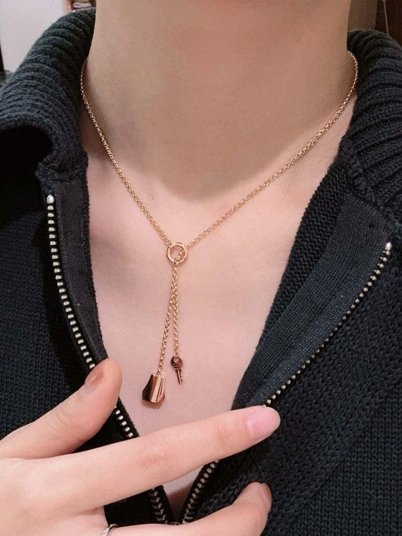 Top mirror Hermes Necklaces