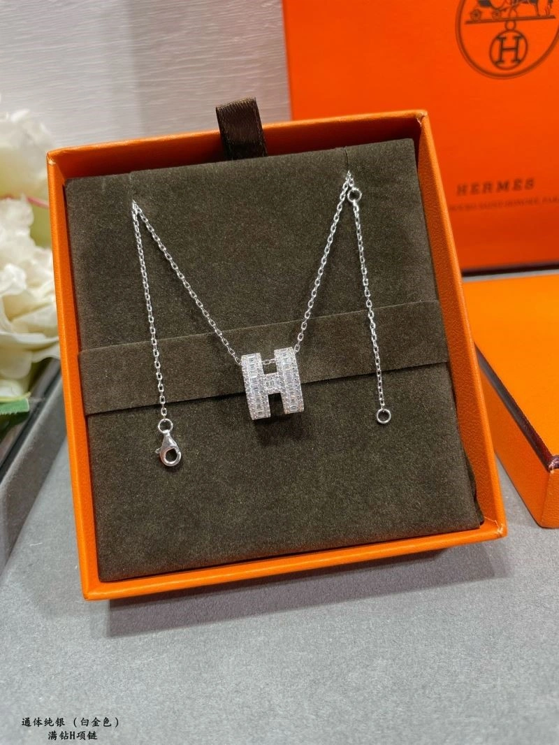 Low-cost Hermes Necklaces