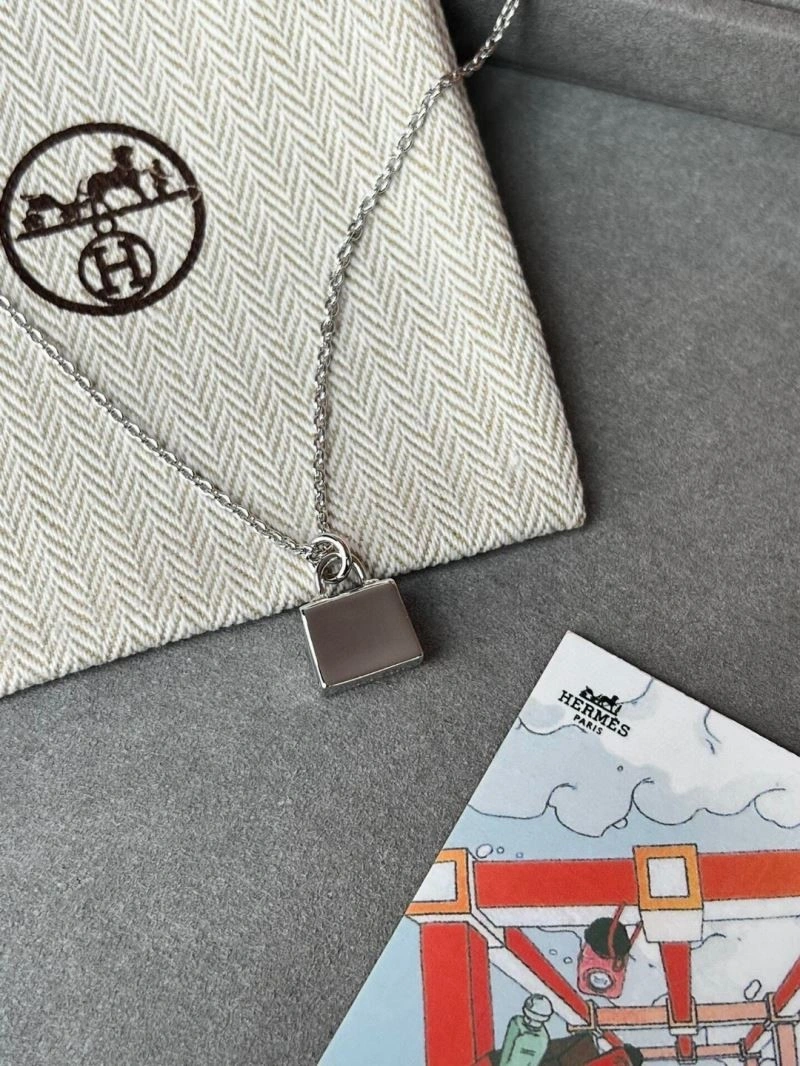 High accuracy Hermes Necklaces