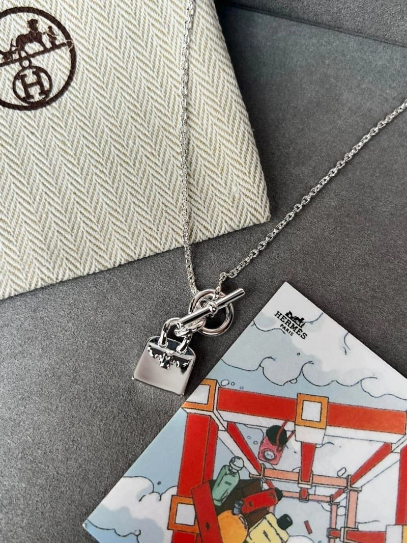 Accurate model Hermes Necklaces