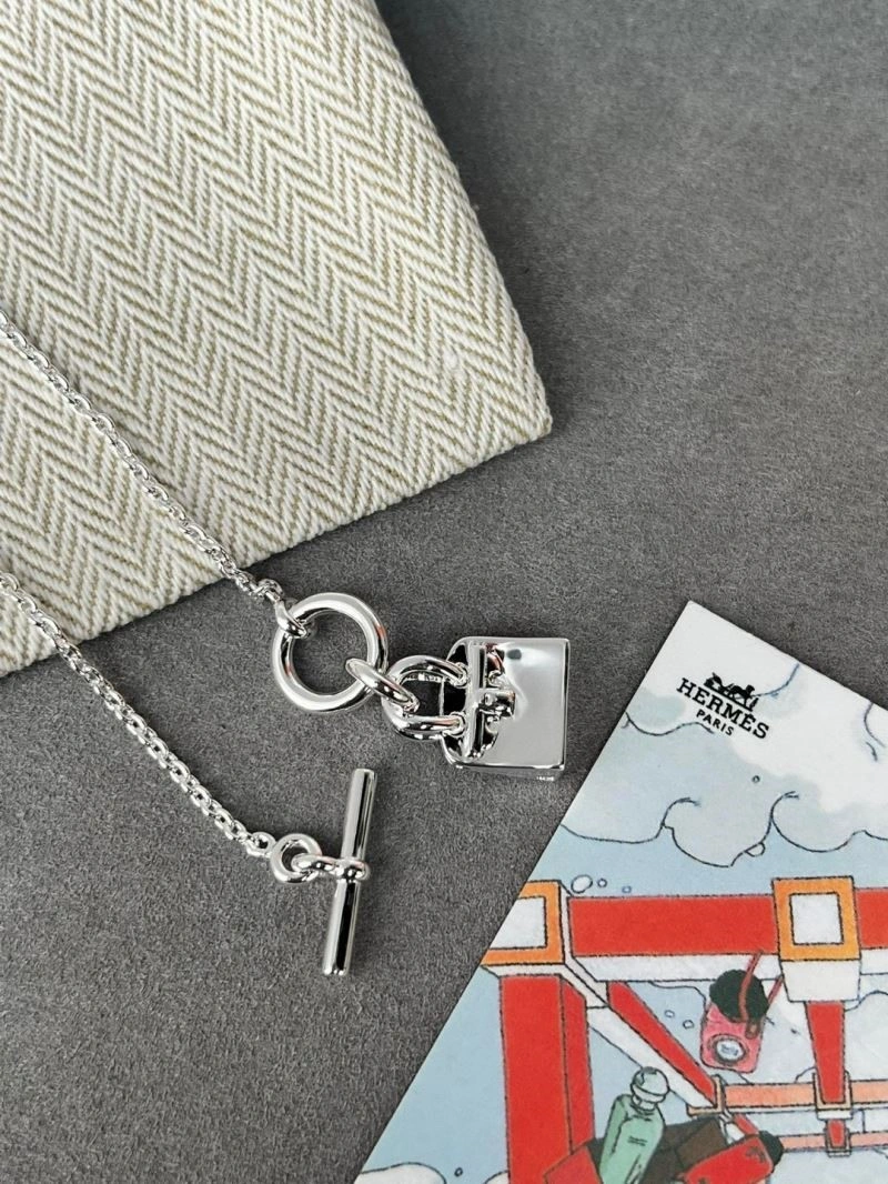 Accurate model Hermes Necklaces