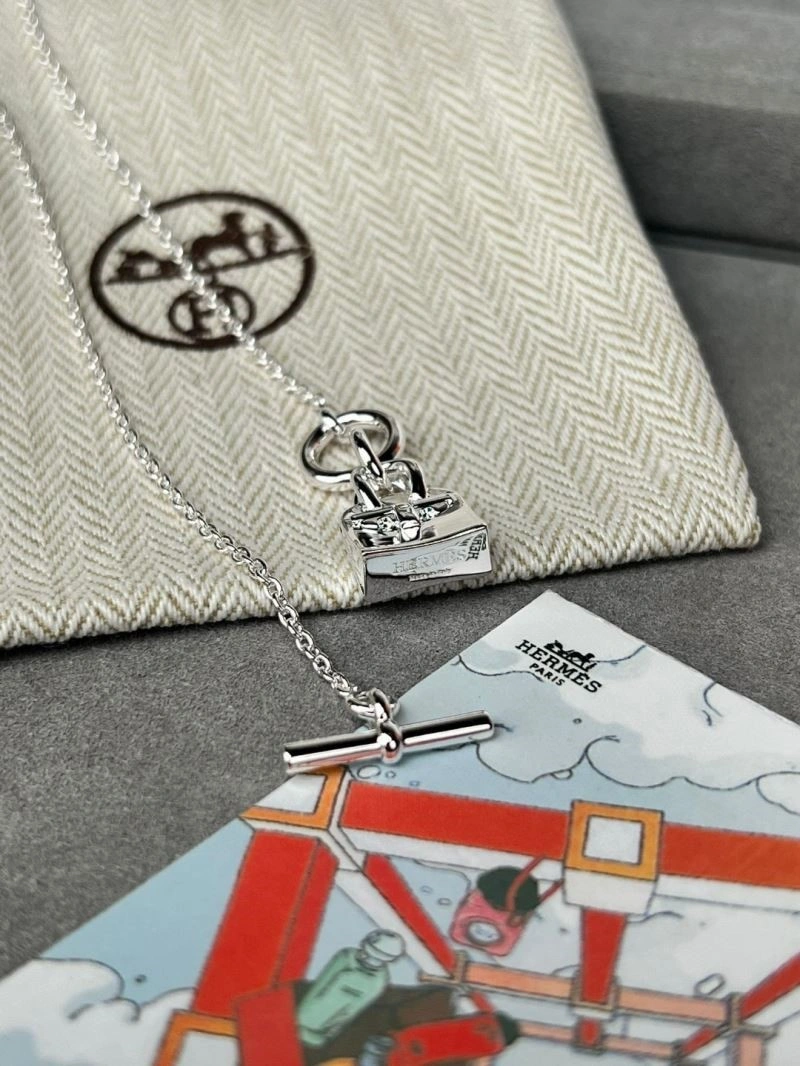 Accurate model Hermes Necklaces