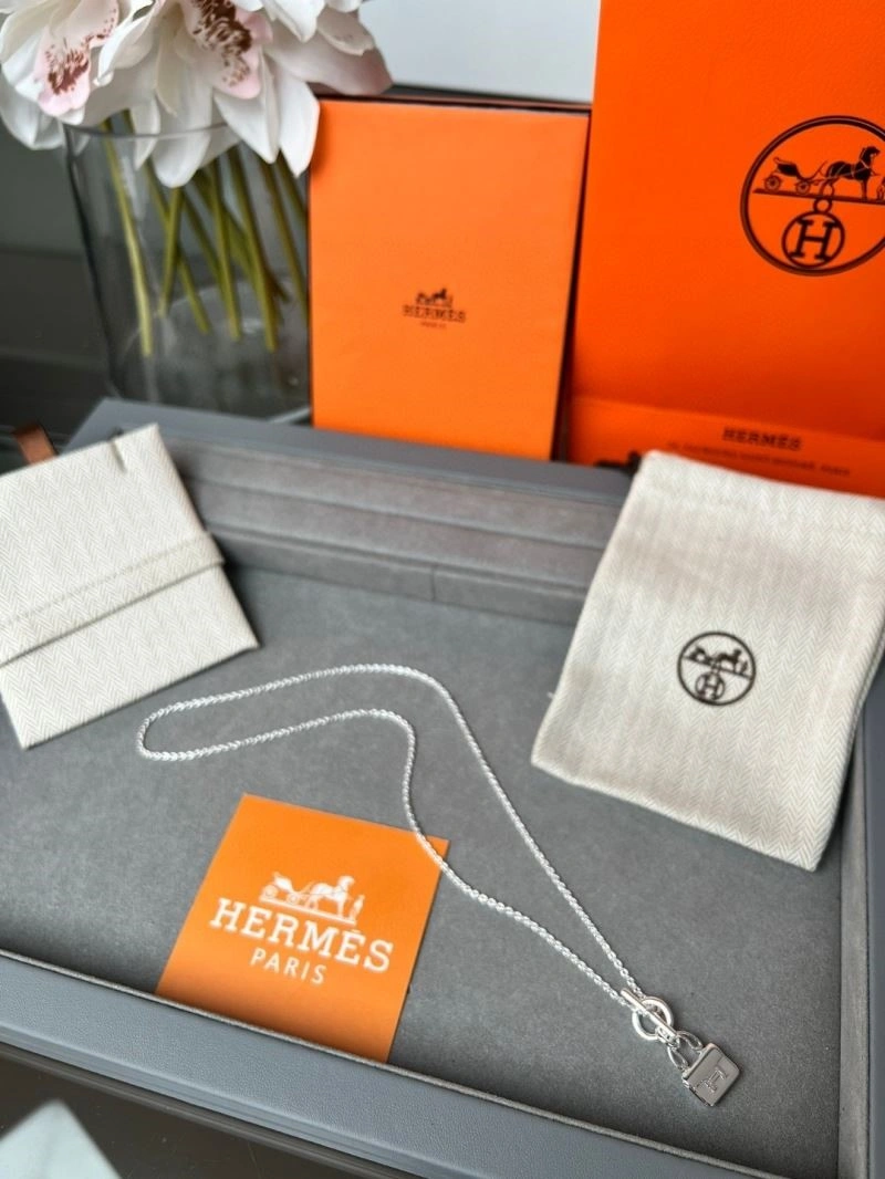 Bargain Hermes Necklaces