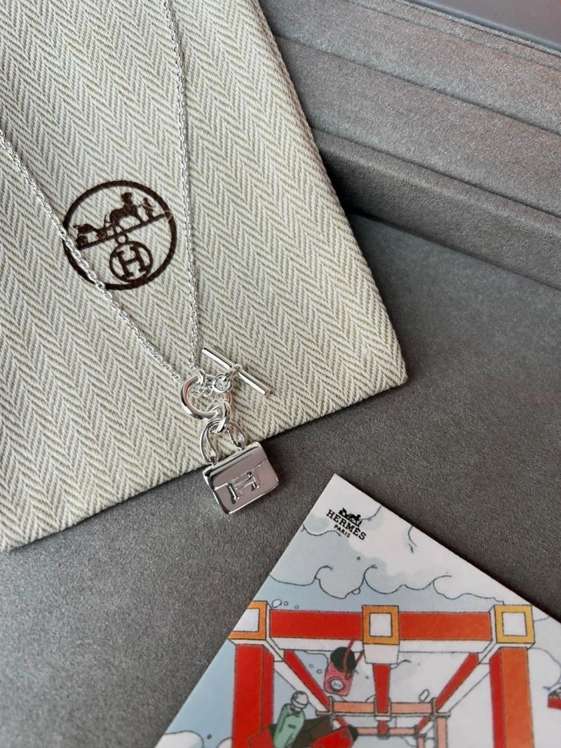 Bargain Hermes Necklaces