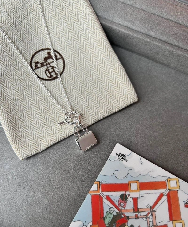 Bargain Hermes Necklaces