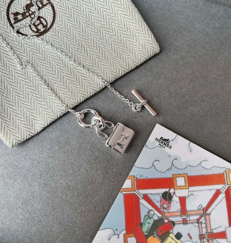 Bargain Hermes Necklaces