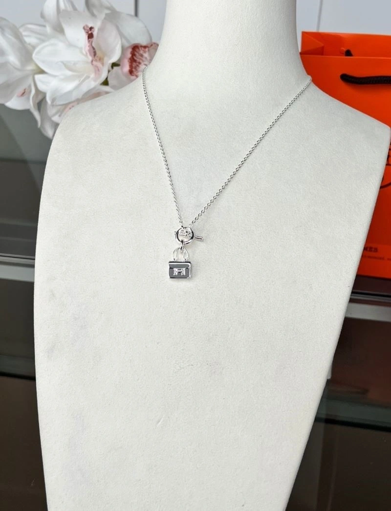 Bargain Hermes Necklaces