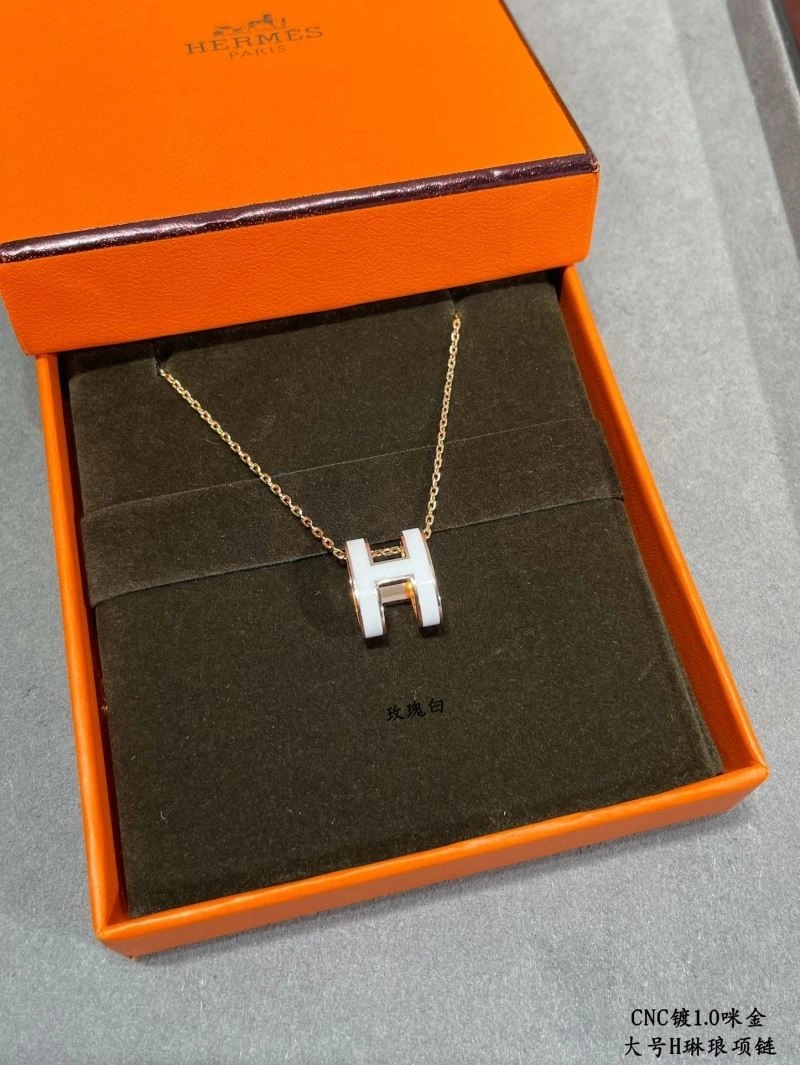 Indistinguishable Hermes Necklaces