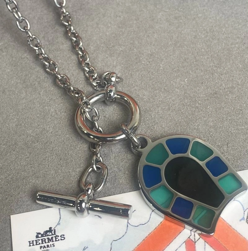 Brand-authenticated Hermes Necklaces