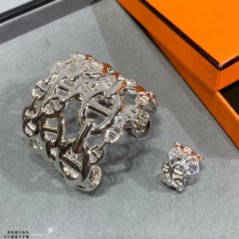 Affordable Hermes Necklaces