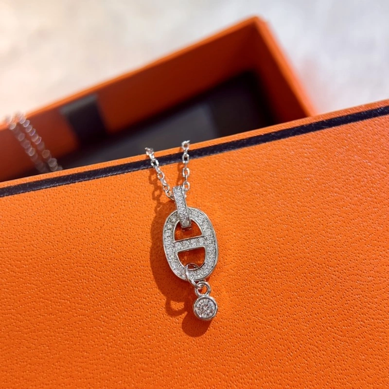Low-cost Hermes Necklaces