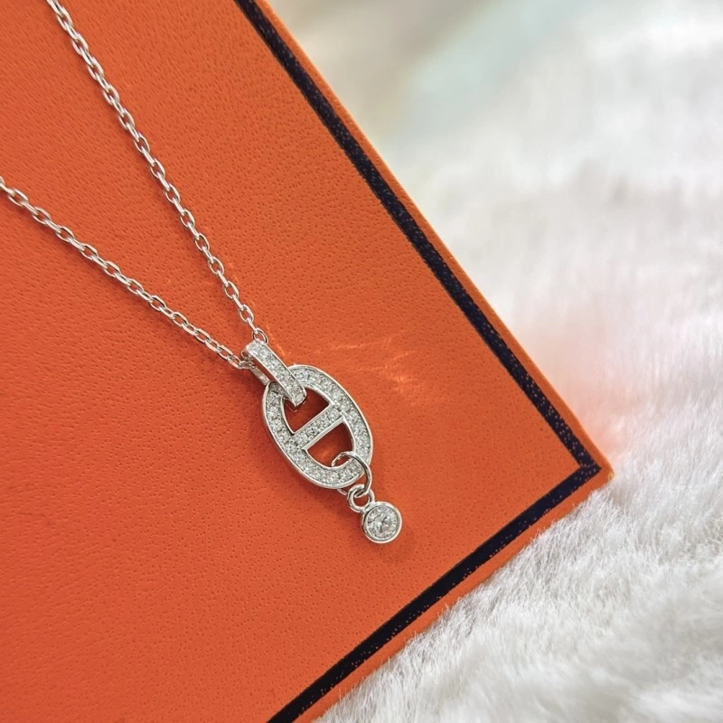 Low-cost Hermes Necklaces