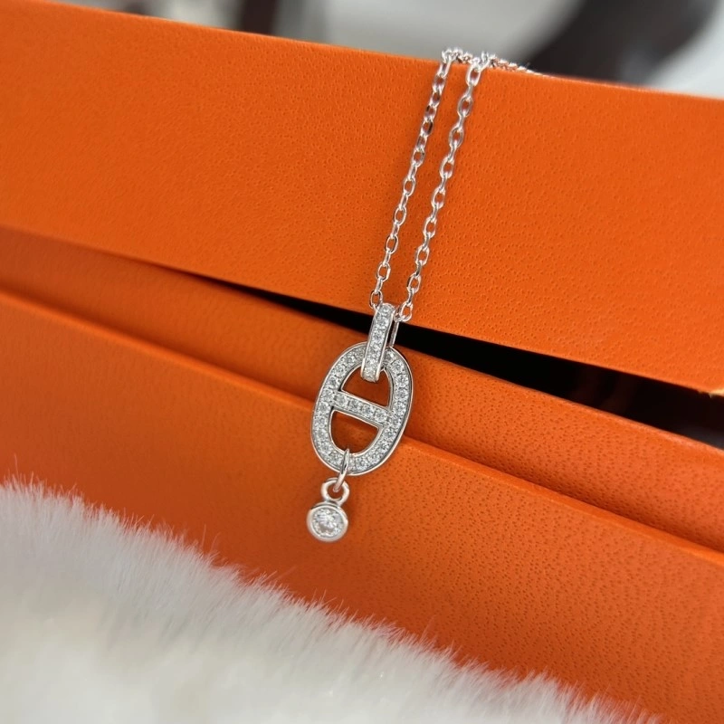Low-cost Hermes Necklaces