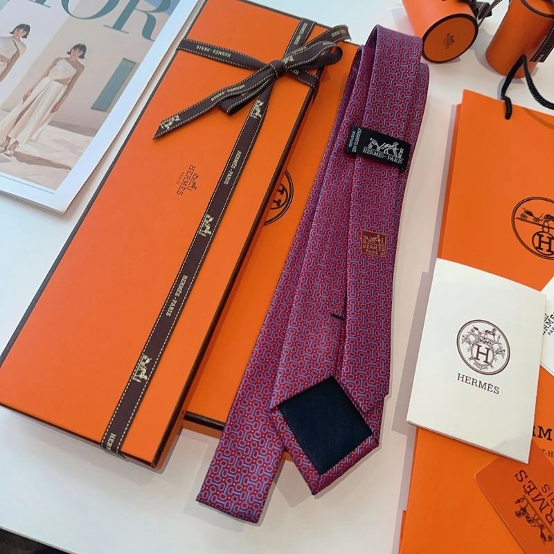 Low-cost Hermes Neckties