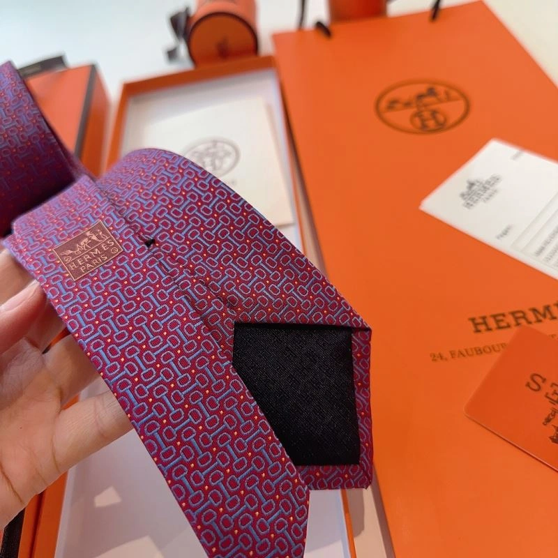 Low-cost Hermes Neckties