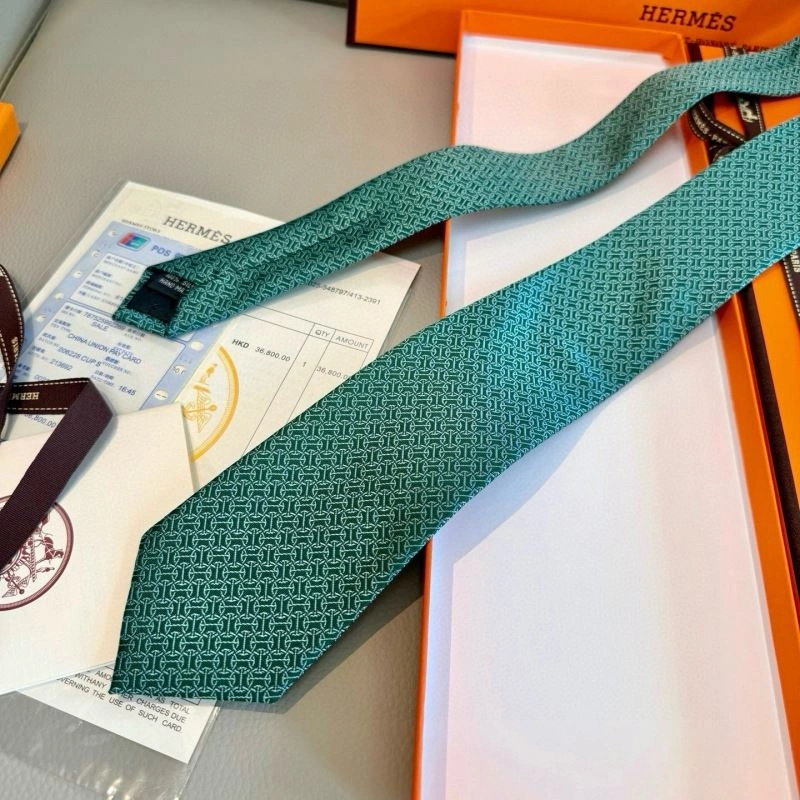 Low-cost Hermes Neckties