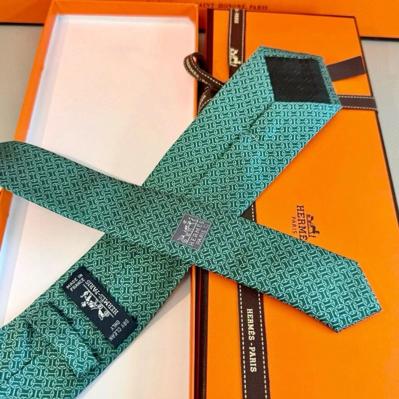 Low-cost Hermes Neckties