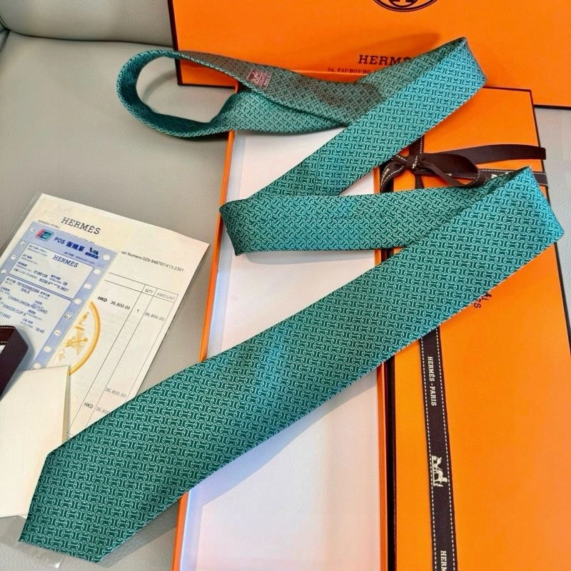 Low-cost Hermes Neckties