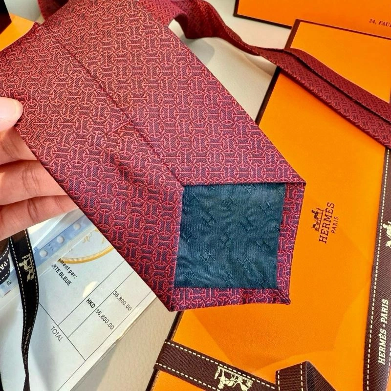 Accurate model Hermes Neckties