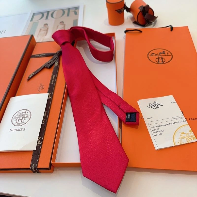 Low-cost Hermes Neckties