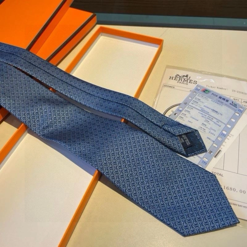 Top mirror Hermes Neckties